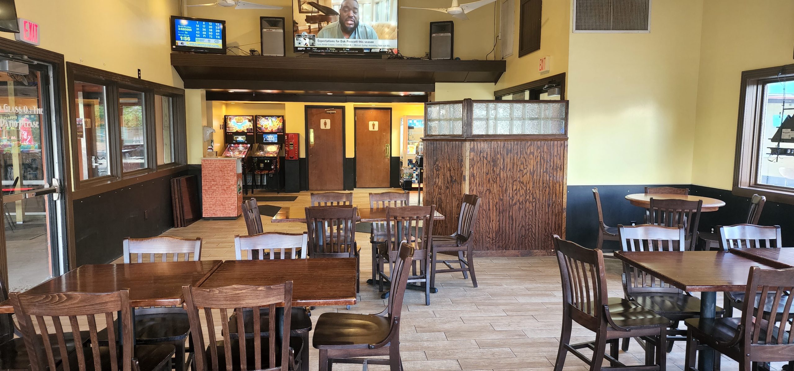 large-room-2022 - Trapper's Pizza Pub